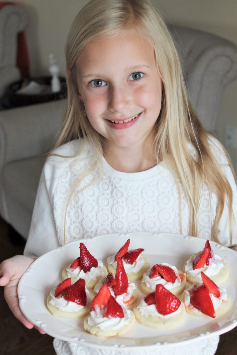 Strawberry & Cream Shortbread